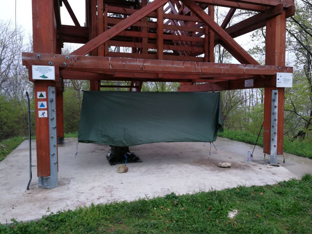 Láz-tetői kilátó 🗼 Vállusnál, az OKT nyomvonala közelében